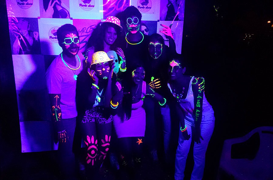 Lo que debe tener tus quince años con la temática: "Neón" - Nuestro Blog